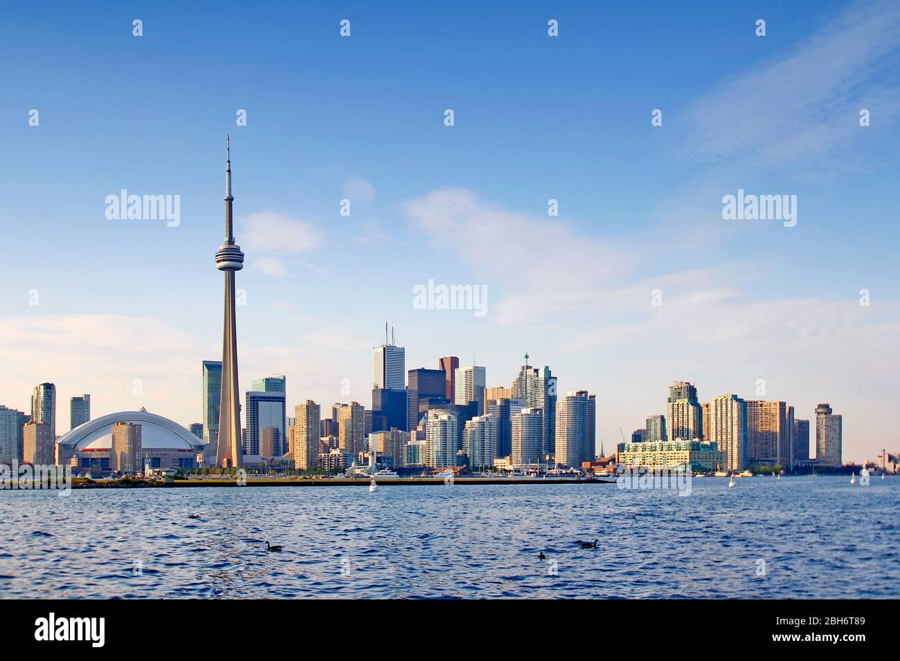 Toronto skyline at sunset in Ontario, Canada Stock Photo - Alamy