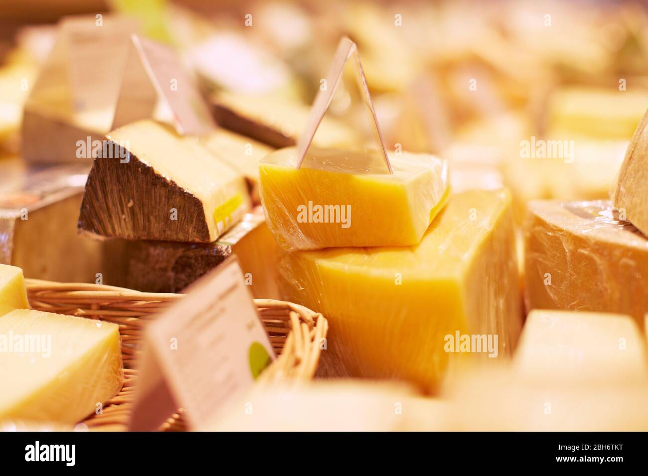 Packaged dairy products hi-res stock photography and images - Alamy