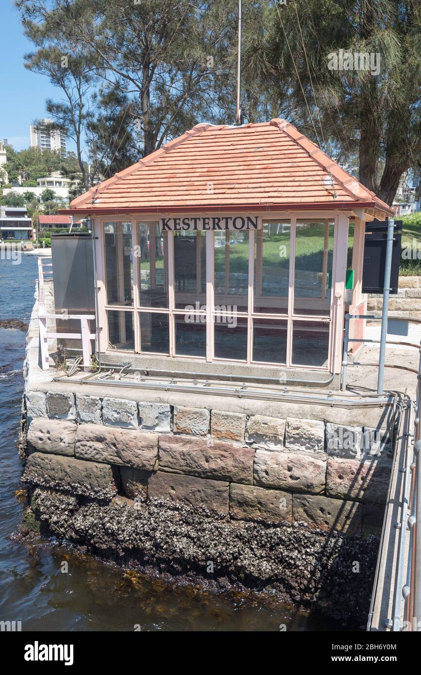 Harbour bus hi-res stock photography and images - Alamy