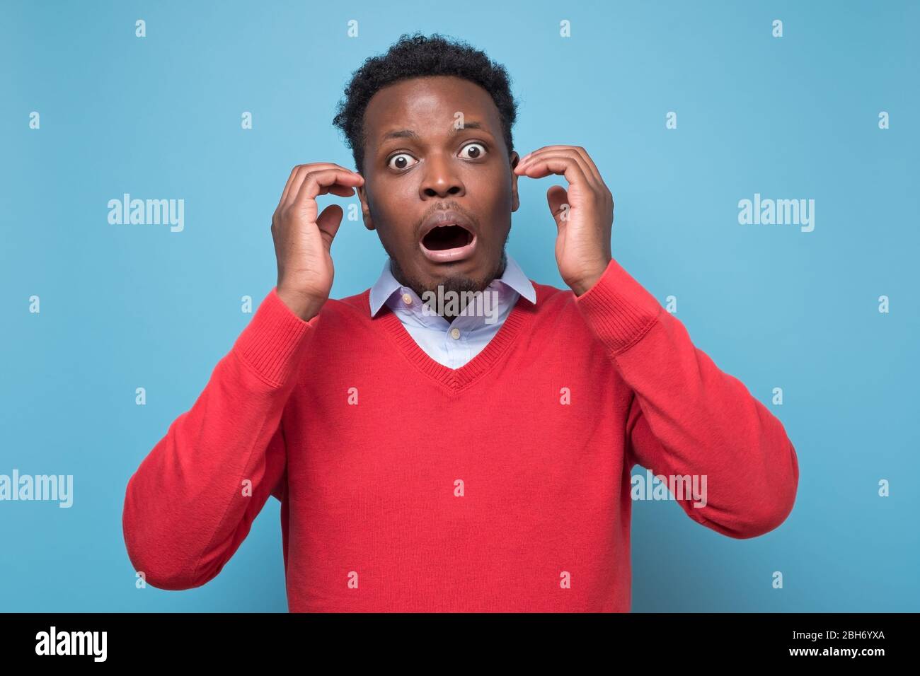 Stunned man shocked amazing hi-res stock photography and images - Alamy