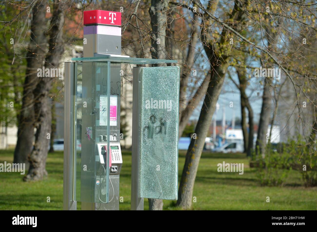 Fixed telephones hi-res stock photography and images - Alamy