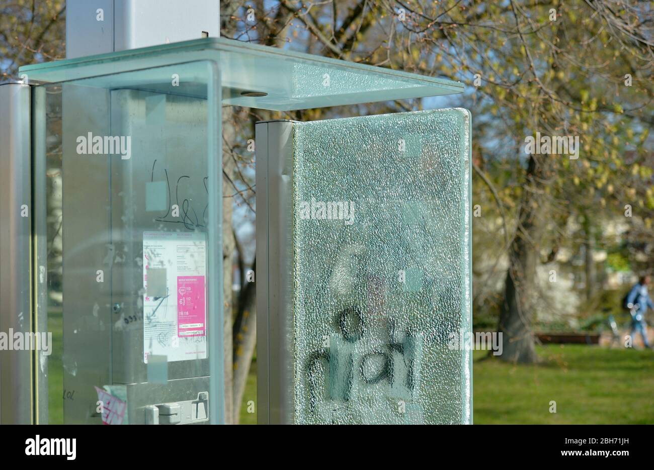 Grimma, Germany. 16th Apr, 2020. The safety glass of a telephone booth ...