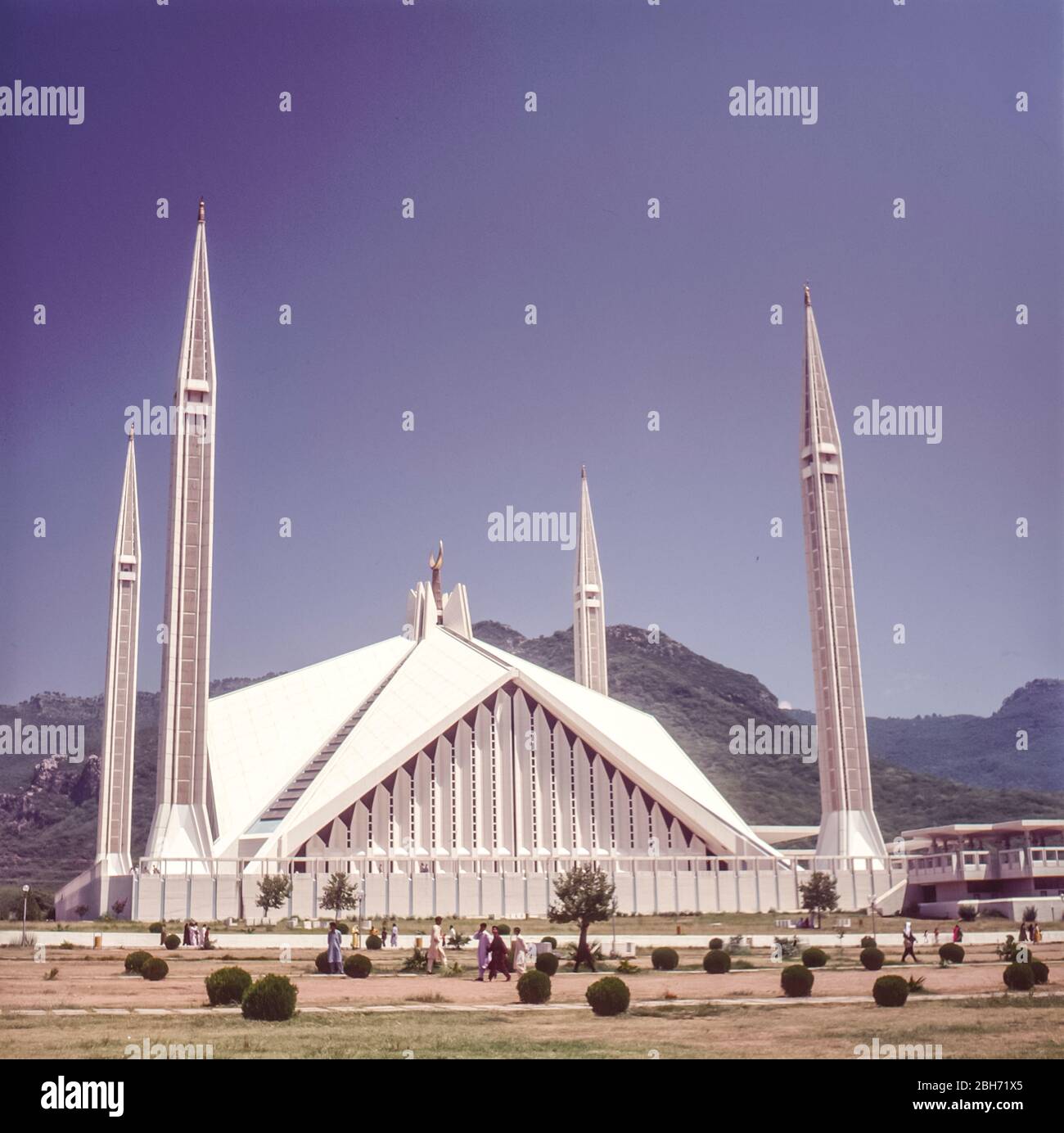 Pakistan, Islamabad, the famous Sheikh Faisal mosque, also known as ...