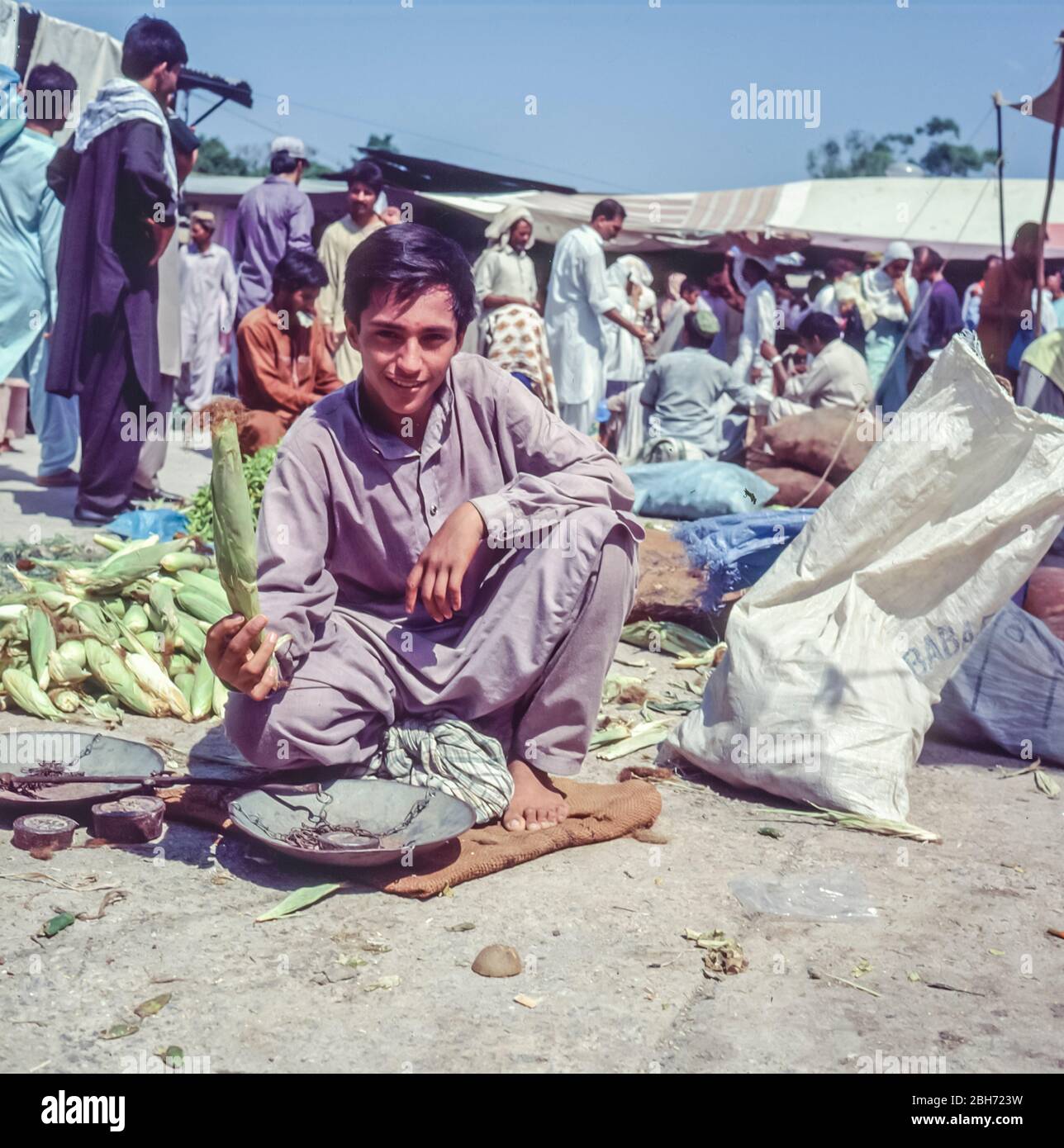 Pakistan, Islamabad, small business market traders with local people ...