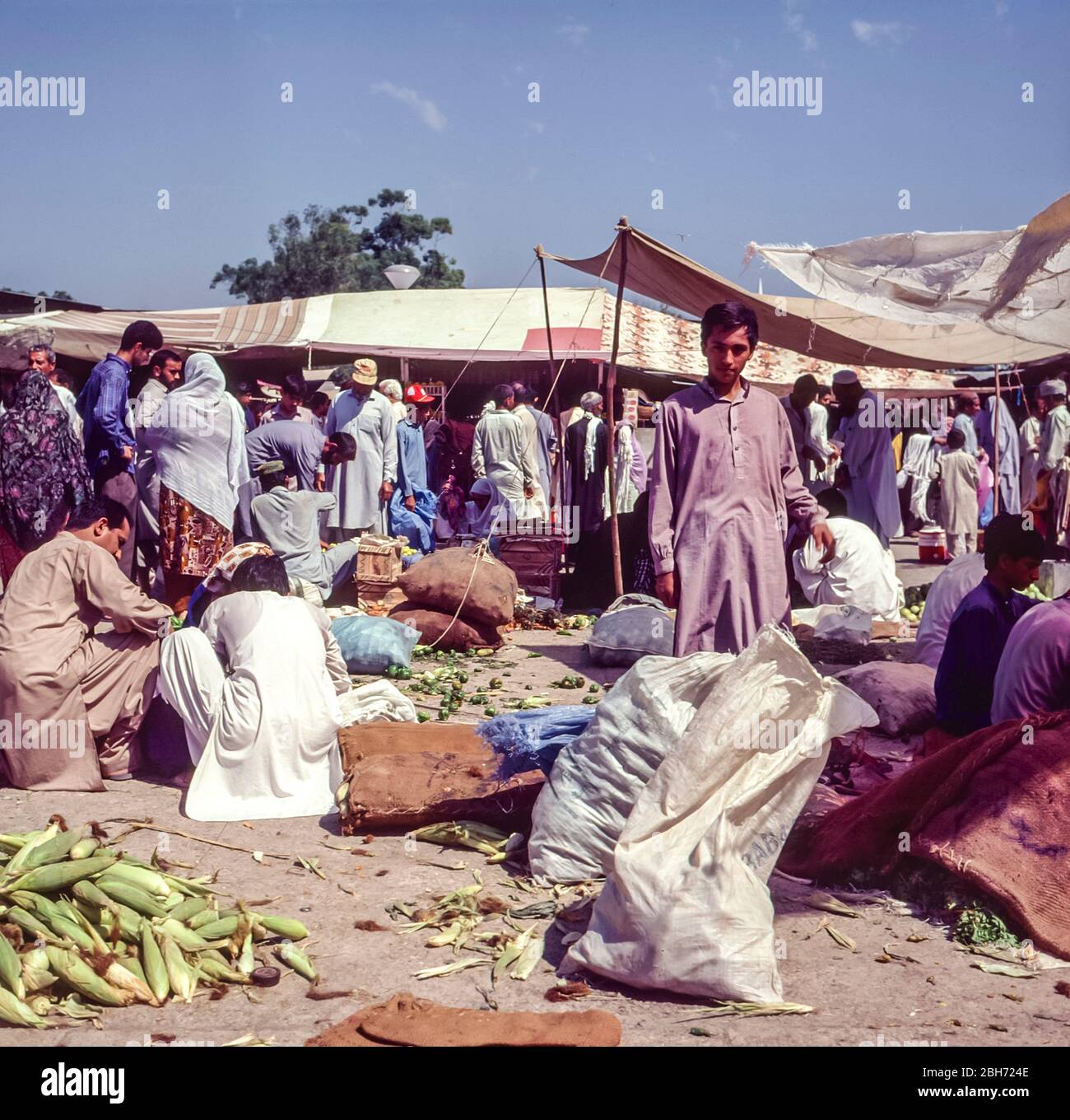 Pakistan, Islamabad, small business market traders with local people ...
