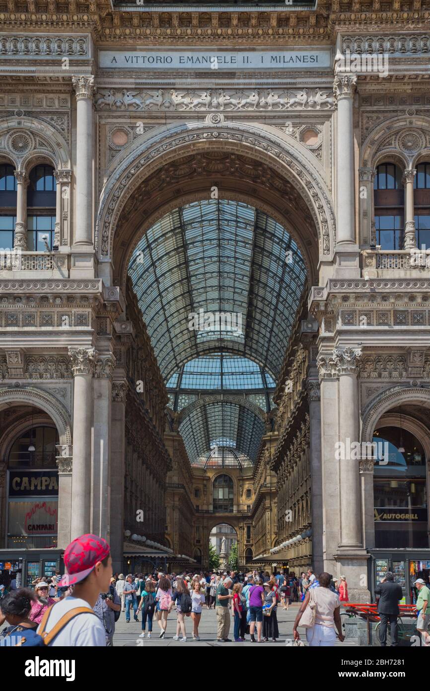 Milan arcade hi-res stock photography and images - Alamy