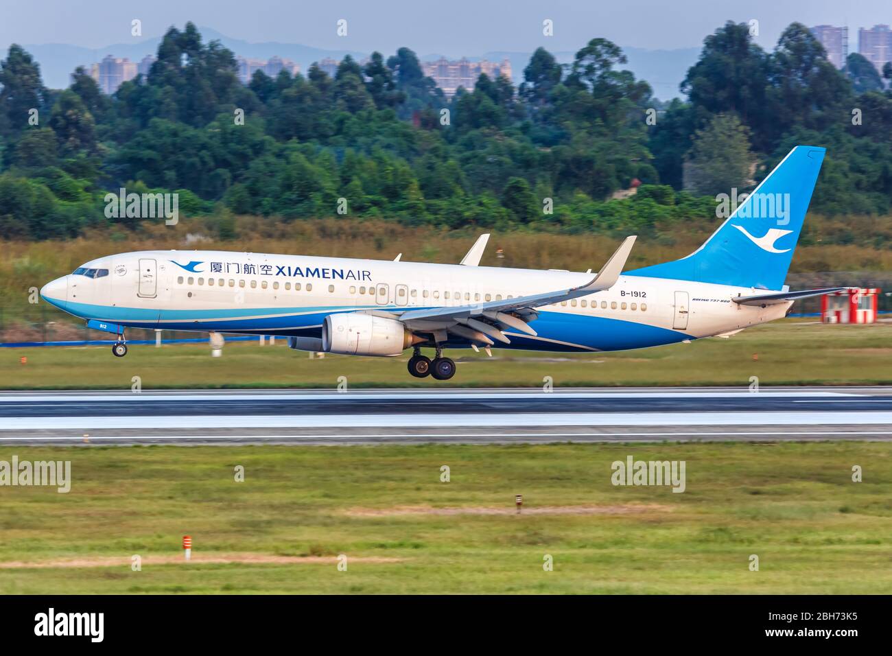 Xiamenair boeing 737 hi-res stock photography and images - Alamy