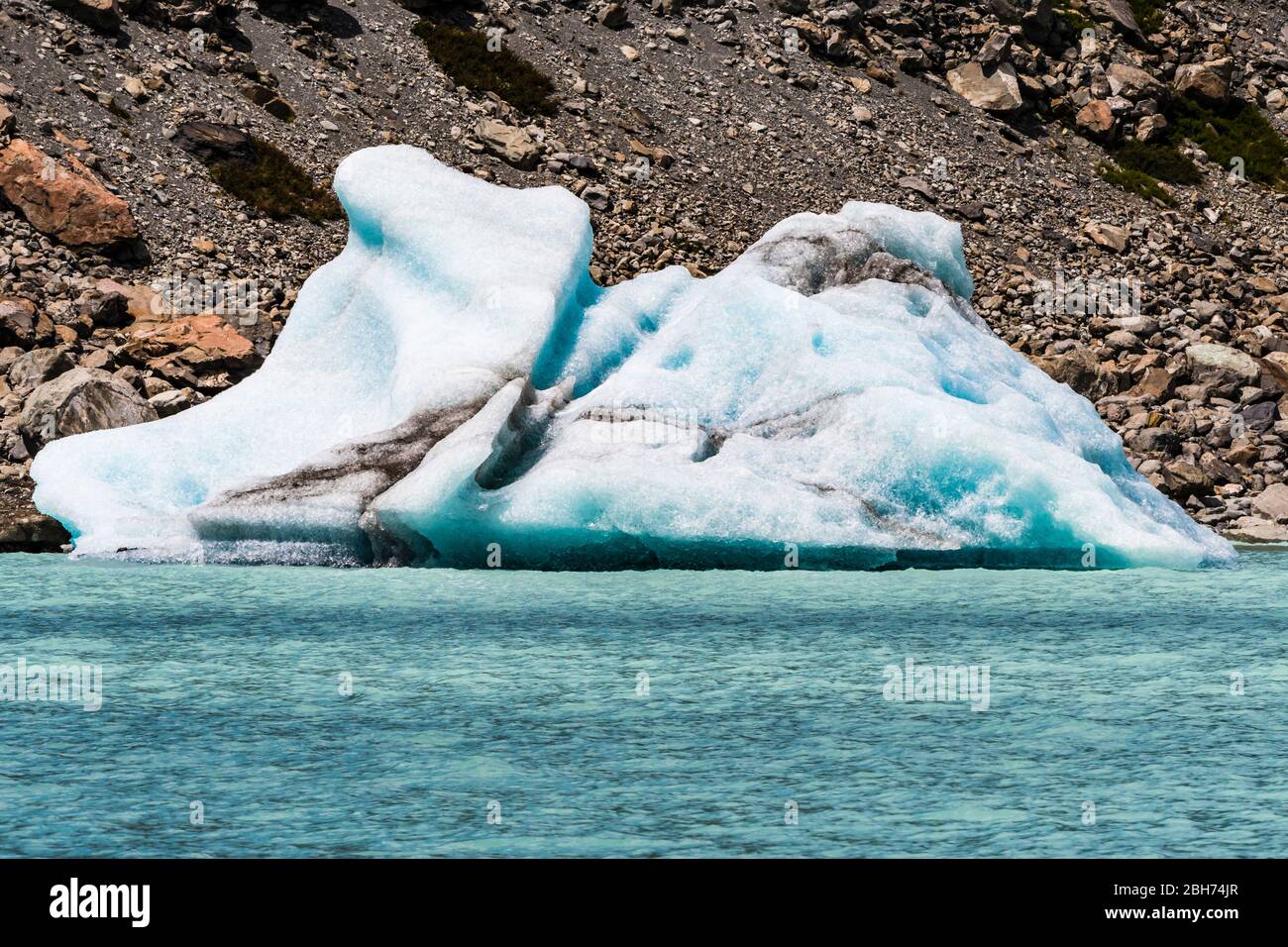Iceberg in the glacial Tasman Lake, Canterbury, New Zealand Stock Photo ...
