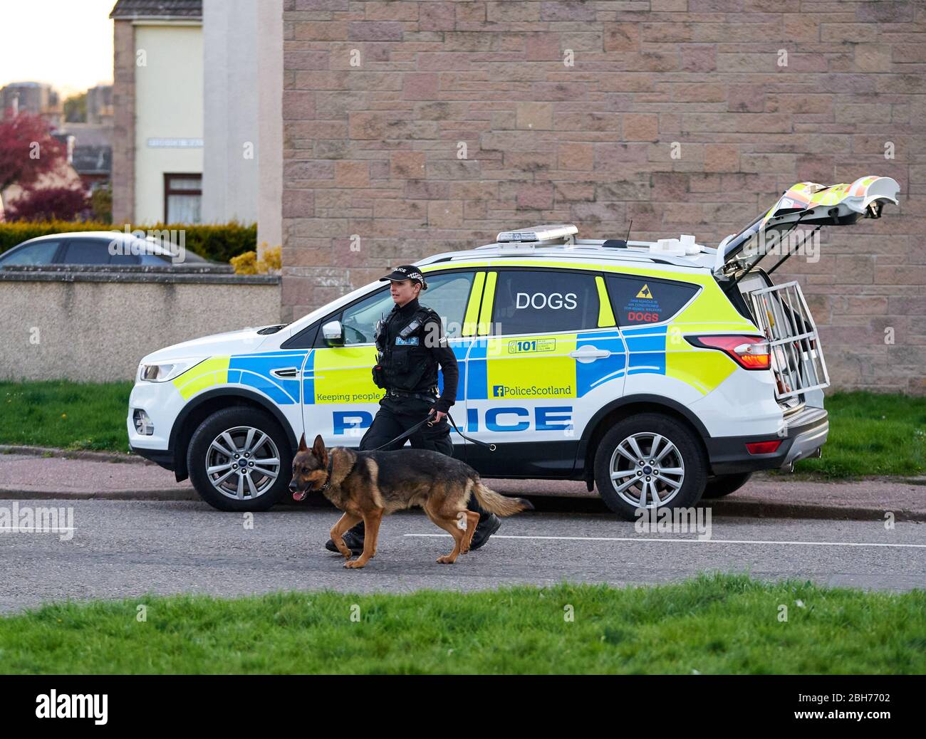 Firearms officers hi-res stock photography and images - Alamy