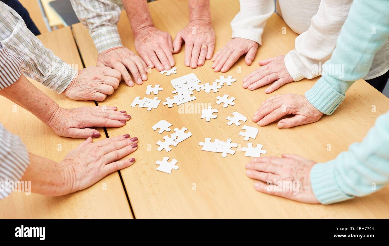 Puzzle piece brain hi-res stock photography and images - Alamy