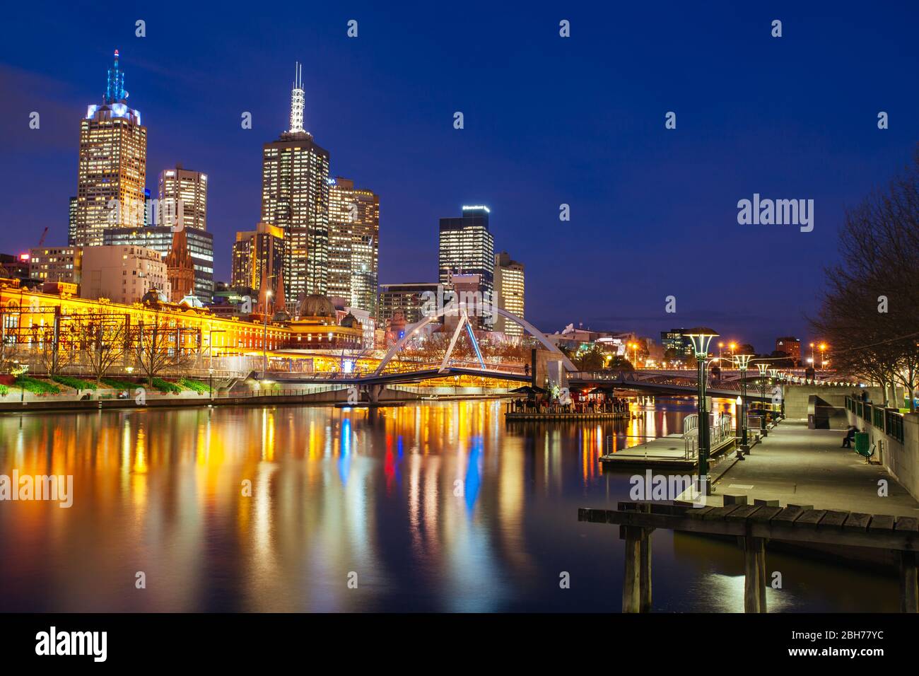 Melbourne Skyline at Dusk Stock Photo - Alamy