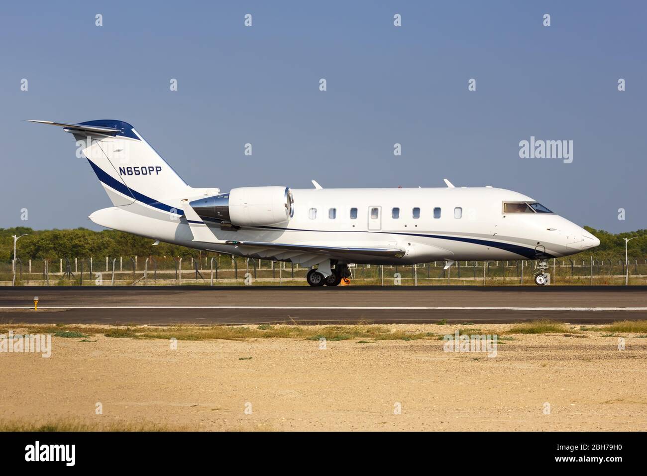Bombardier challenger airplane hi-res stock photography and images - Alamy