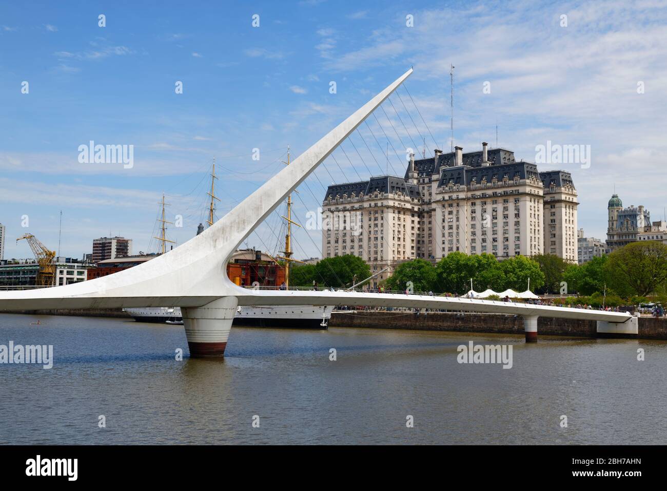 Puente de la mujer rotate hi-res stock photography and images - Alamy