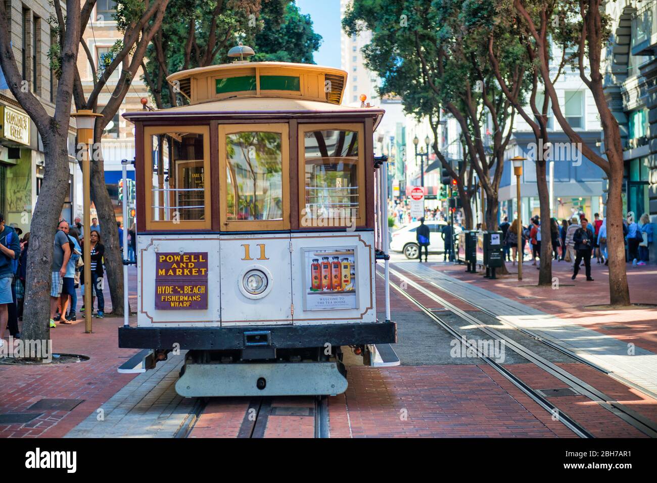 SAN FRANCISCO, CA - AUGUST 6, 2017: Historic San Francisco Cable Car ...