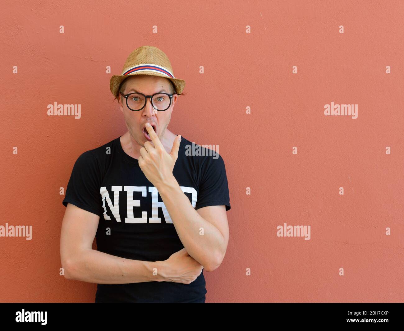 Portrait amazed shocked man hi-res stock photography and images - Alamy