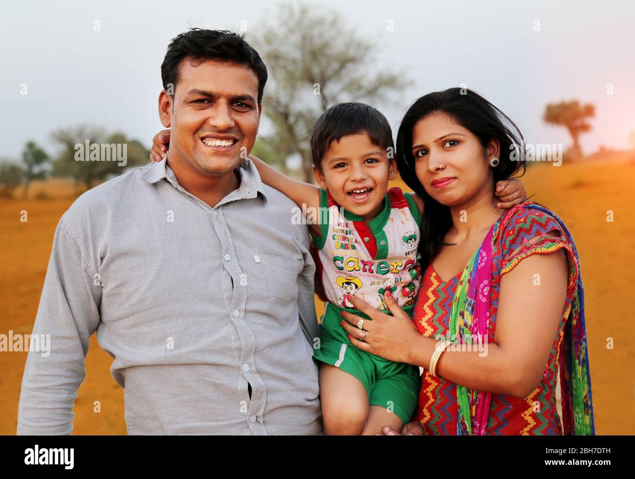 Indian family portrait hi-res stock photography and images - Alamy