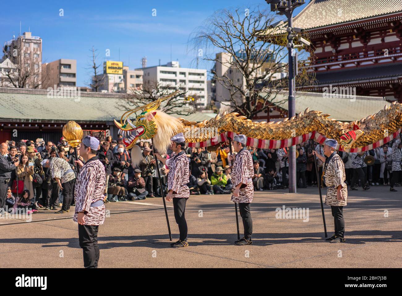 tokyo, japan - march 18 2020: Japanese puppet masters holding a huge ...