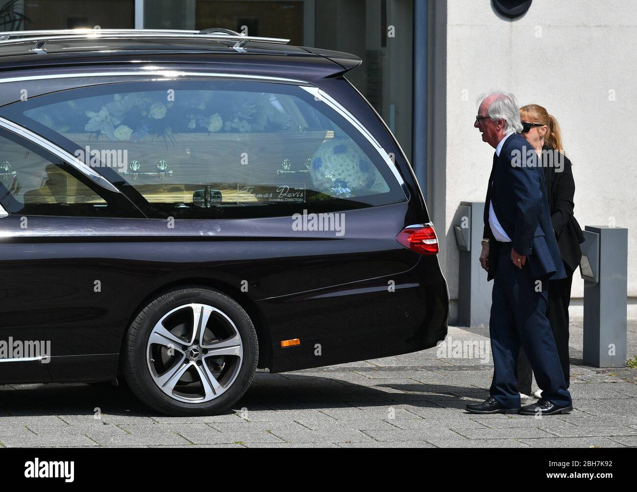 Syd Little and his wife, Sheree, pay their respects to his comedy ...