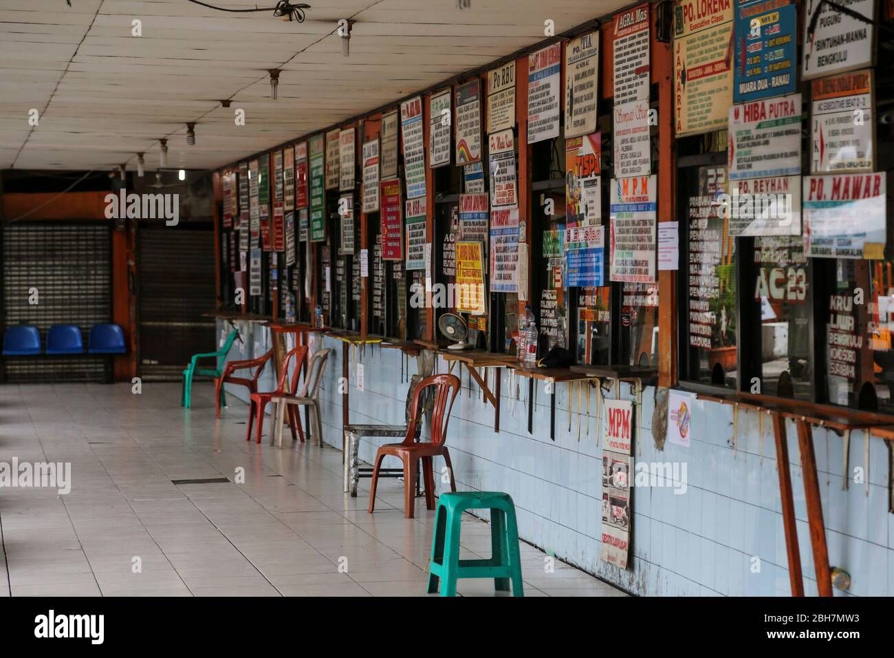 Ticket counters hi-res stock photography and images - Alamy