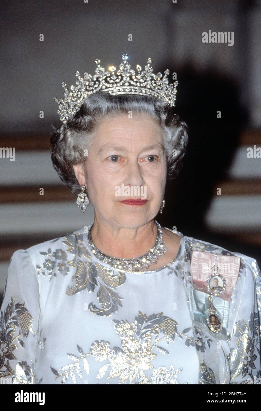 Queen elizabeth france 1992 hi-res stock photography and images - Alamy
