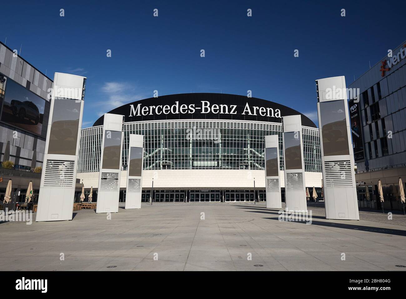 Empty mercedes square hi-res stock photography and images - Alamy