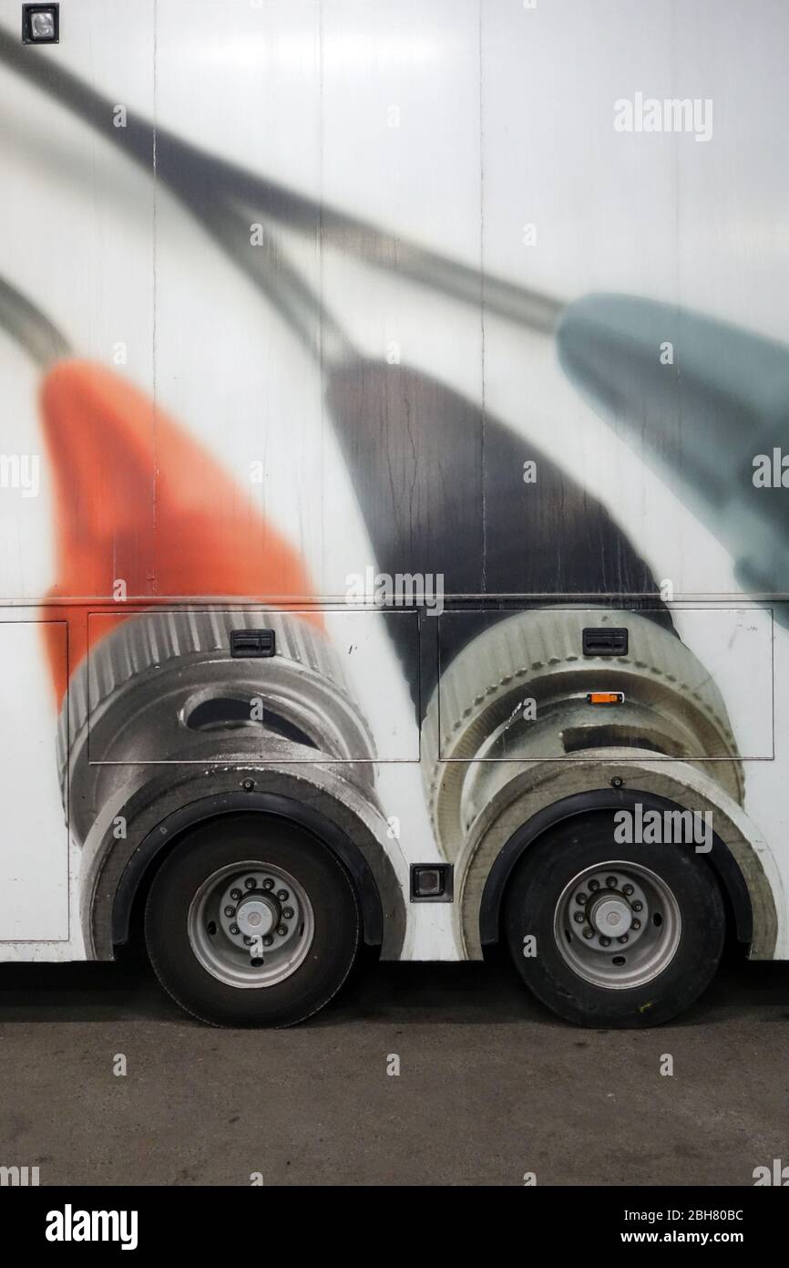 Outside broadcast truck hi-res stock photography and images - Alamy