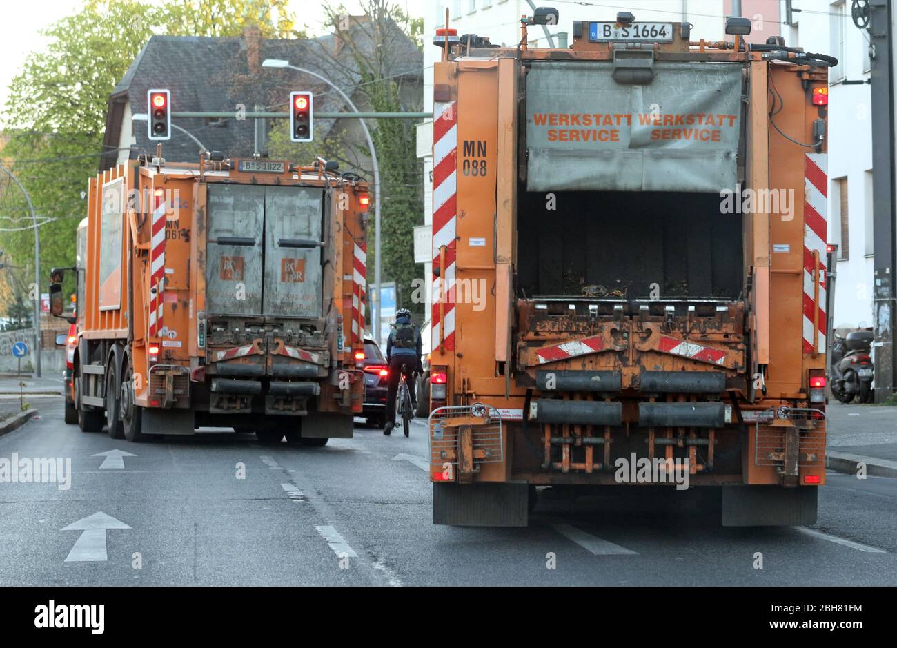 Waste management vehicles garbage hi-res stock photography and images ...