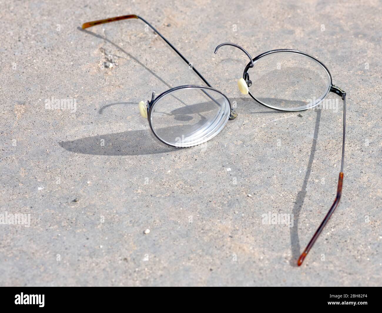 Eye Glasses Broken High Resolution Stock Photography and Images - Alamy