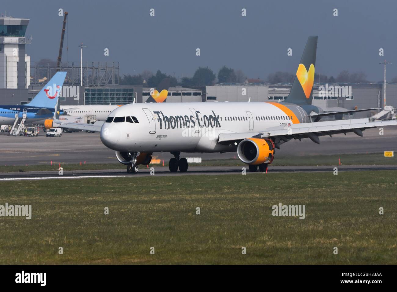 Thomas cook images planes hi-res stock photography and images - Alamy