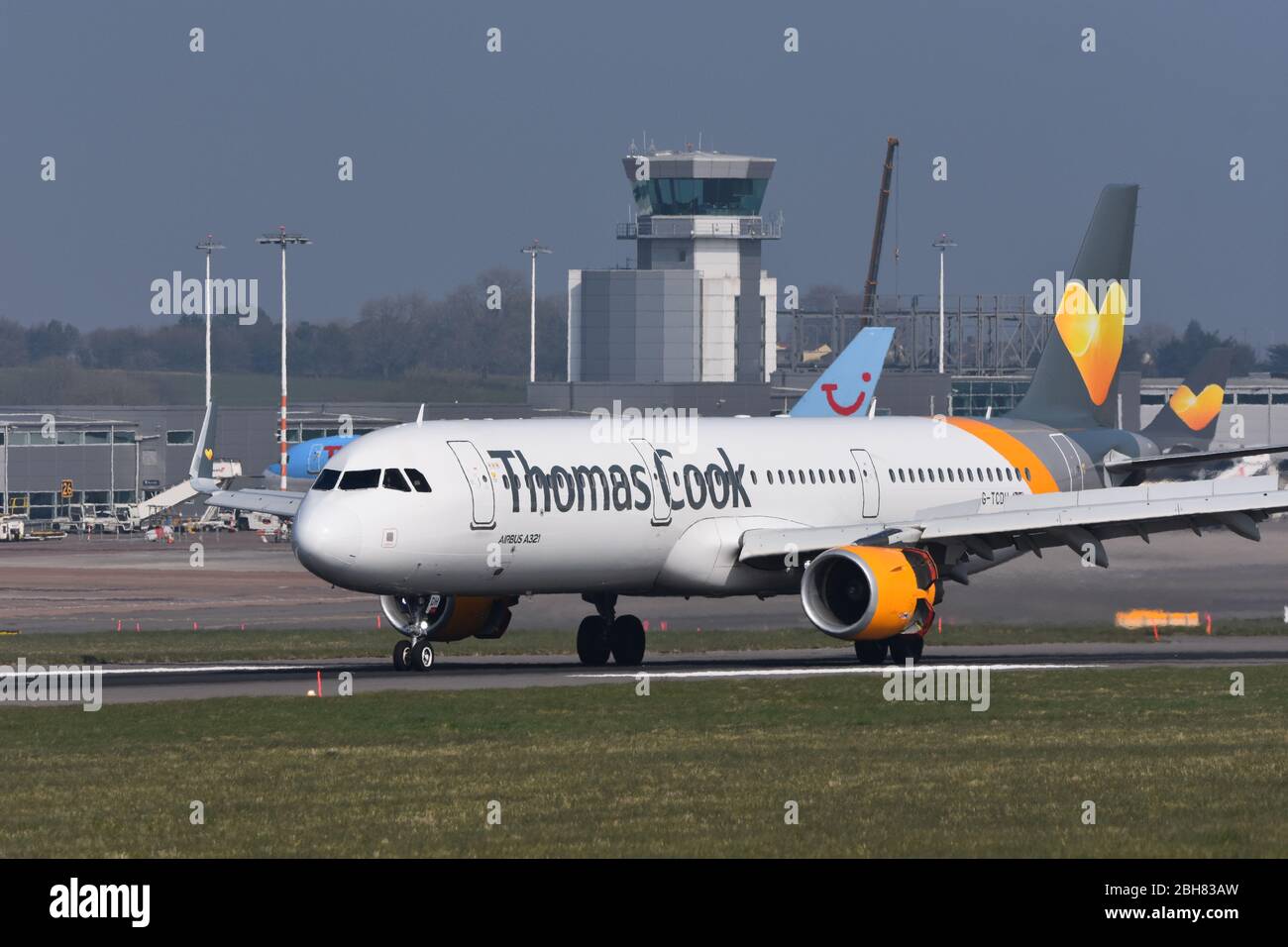 Thomas cook airbus a321 200 hi-res stock photography and images - Alamy