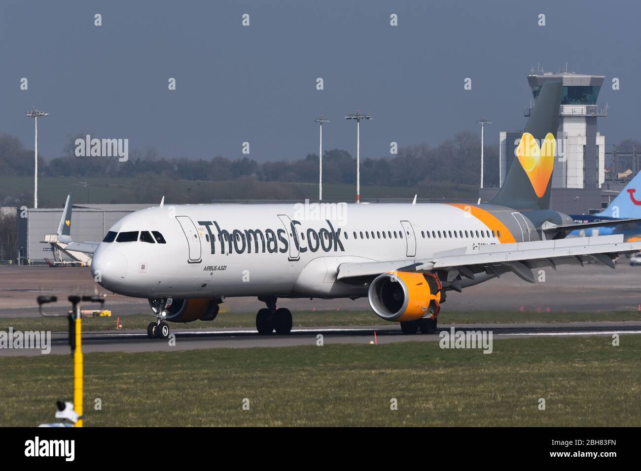 Thomas cook airbus a321 200 hi-res stock photography and images - Alamy