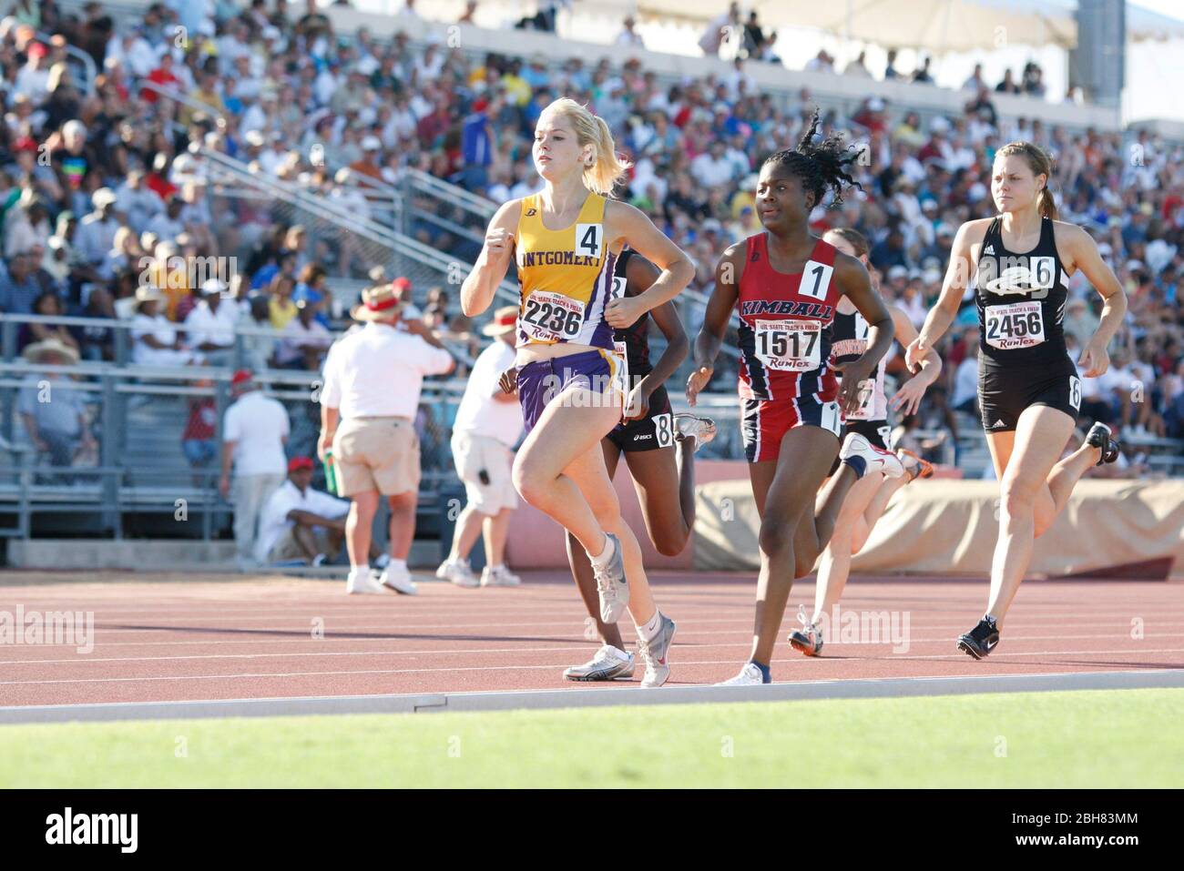 Austin Texas USA, June 5, 2009: Action in the girls Class 4A 800-meter ...