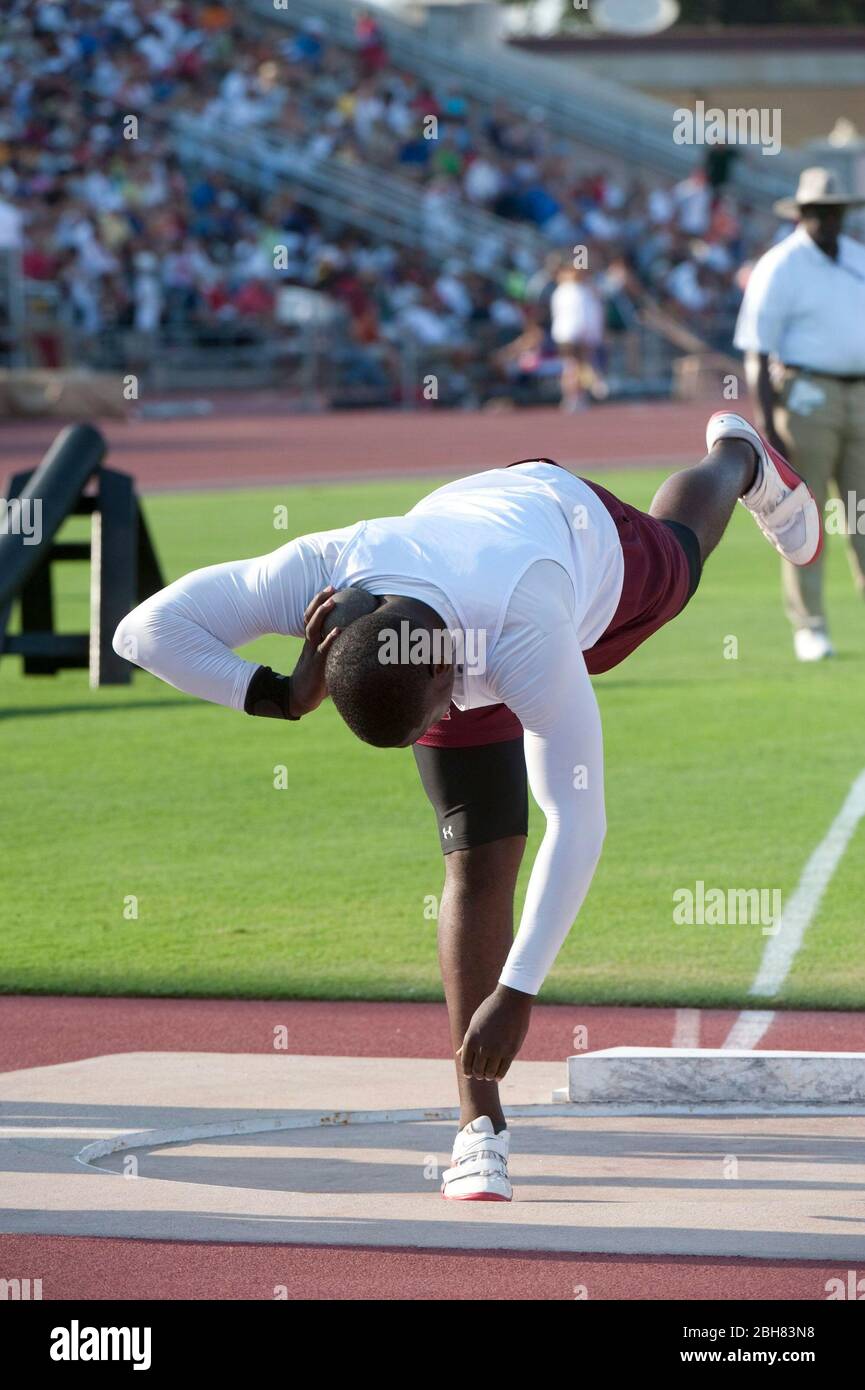 Shot put technique hi-res stock photography and images - Alamy
