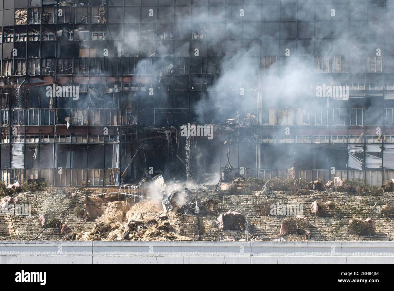 Crashed into building hi-res stock photography and images - Alamy