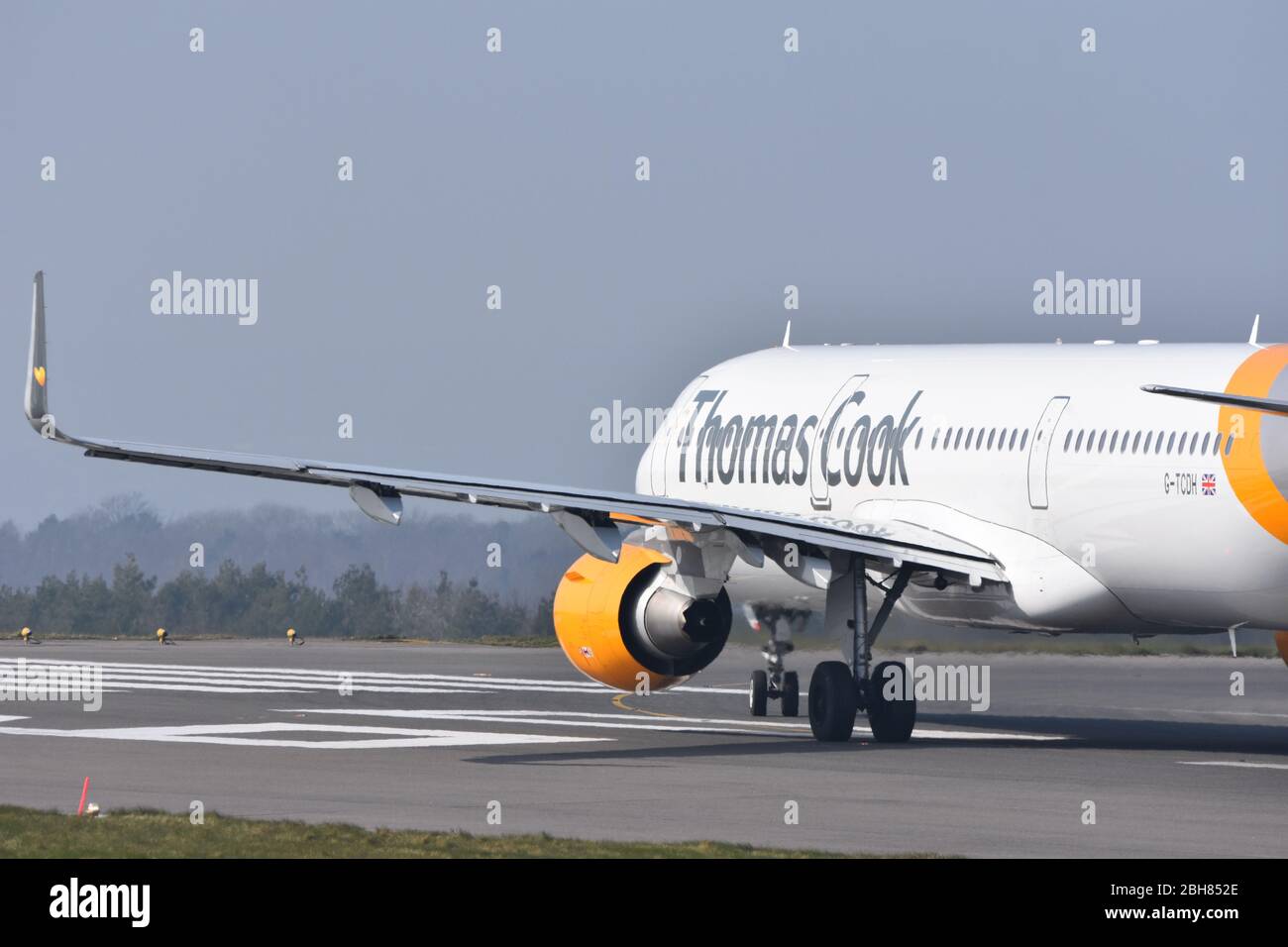 Images of thomas cook aeroplanes hi-res stock photography and images ...