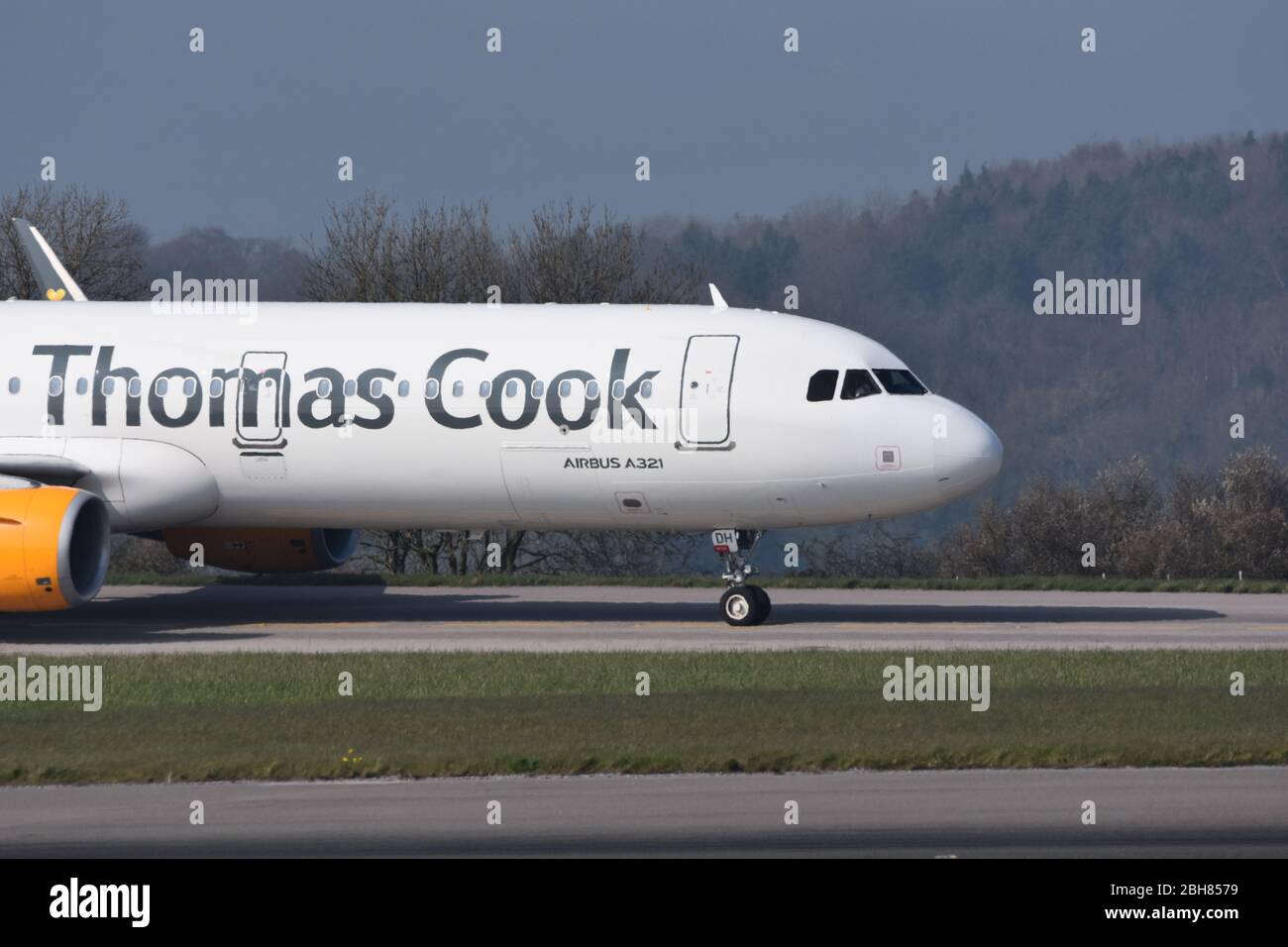 Images of thomas cook aeroplanes hi-res stock photography and images ...
