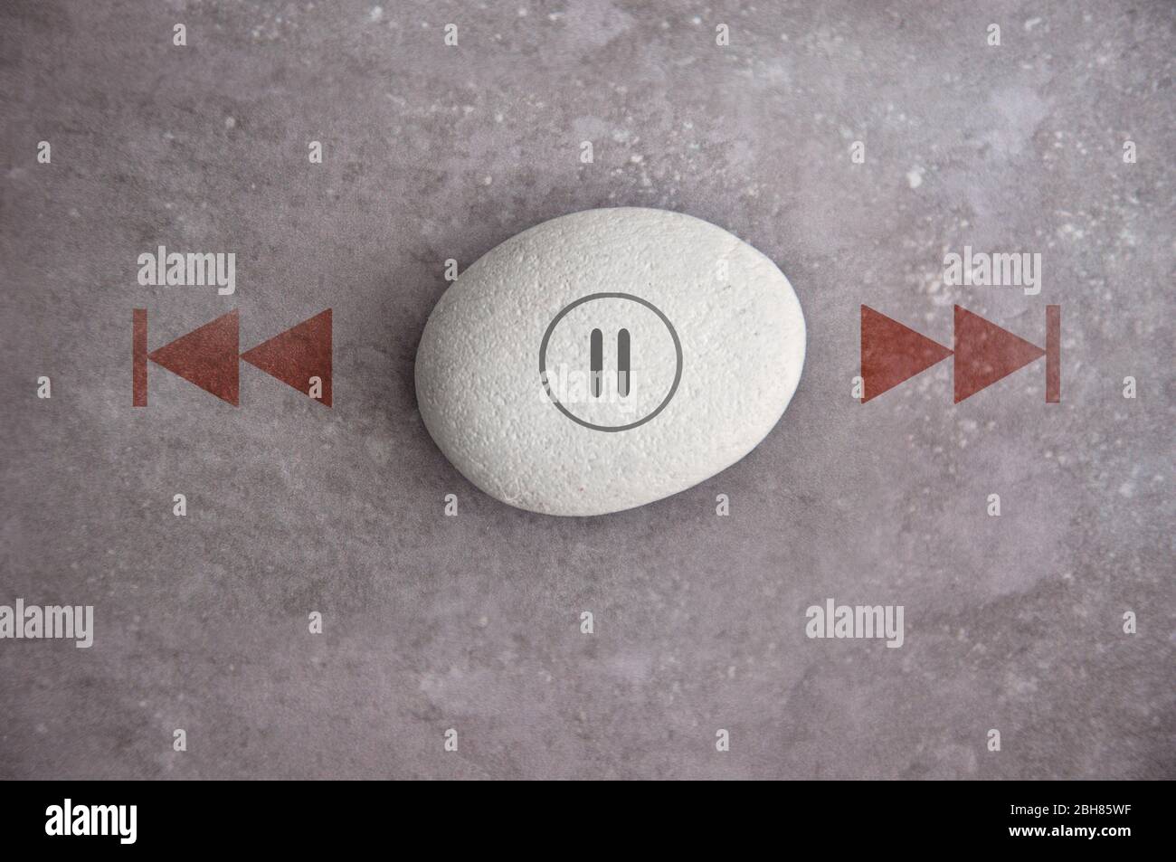 Rewind symbol hi-res stock photography and images - Alamy