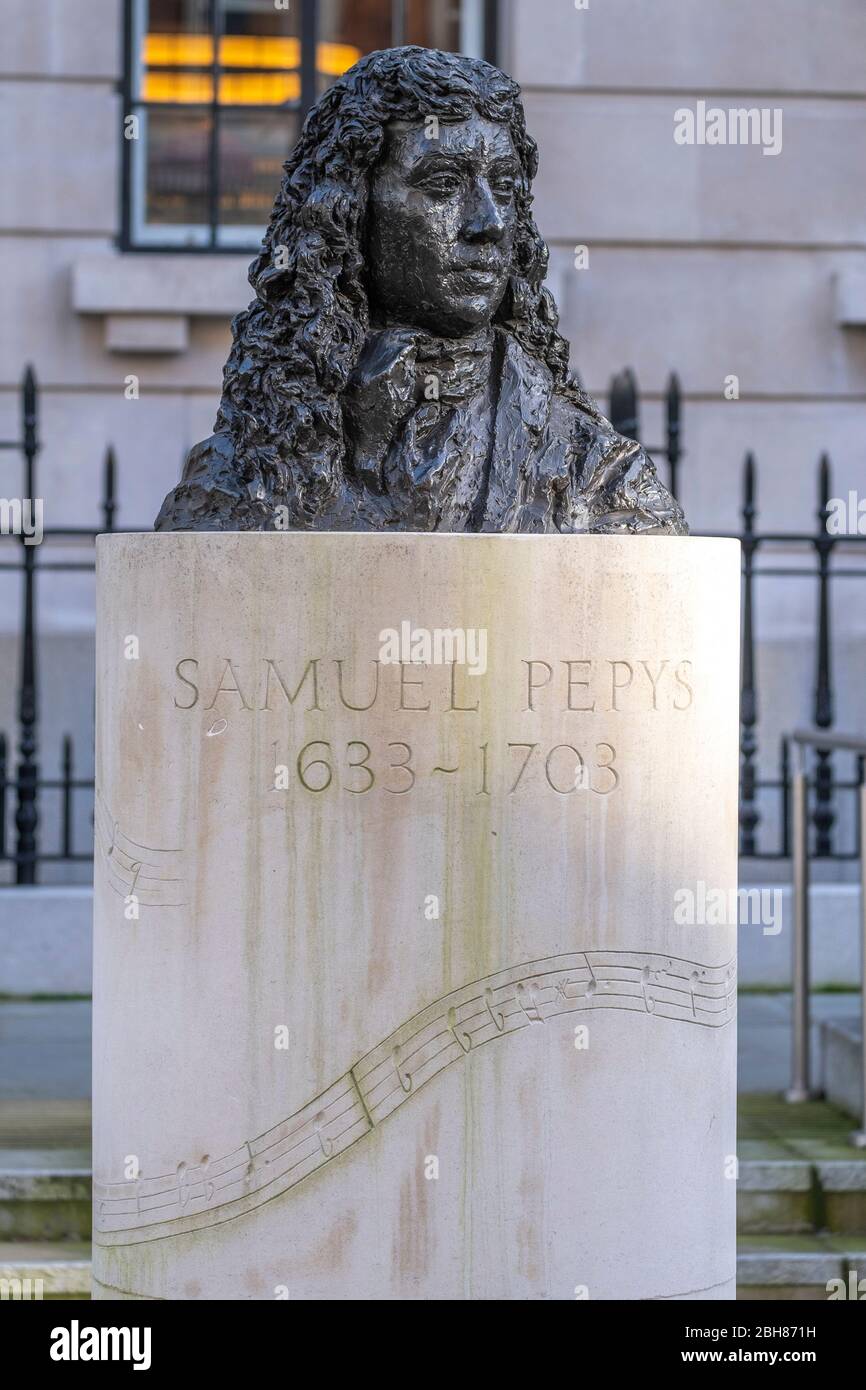 Sculpture samuel pepys hi-res stock photography and images - Alamy