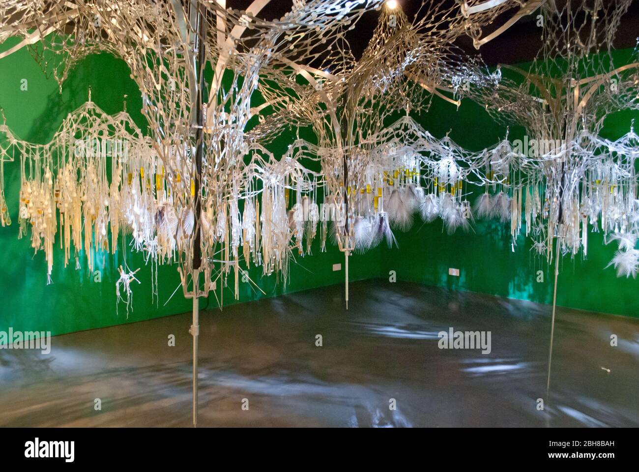 Engineers building hi-res stock photography and images - Alamy