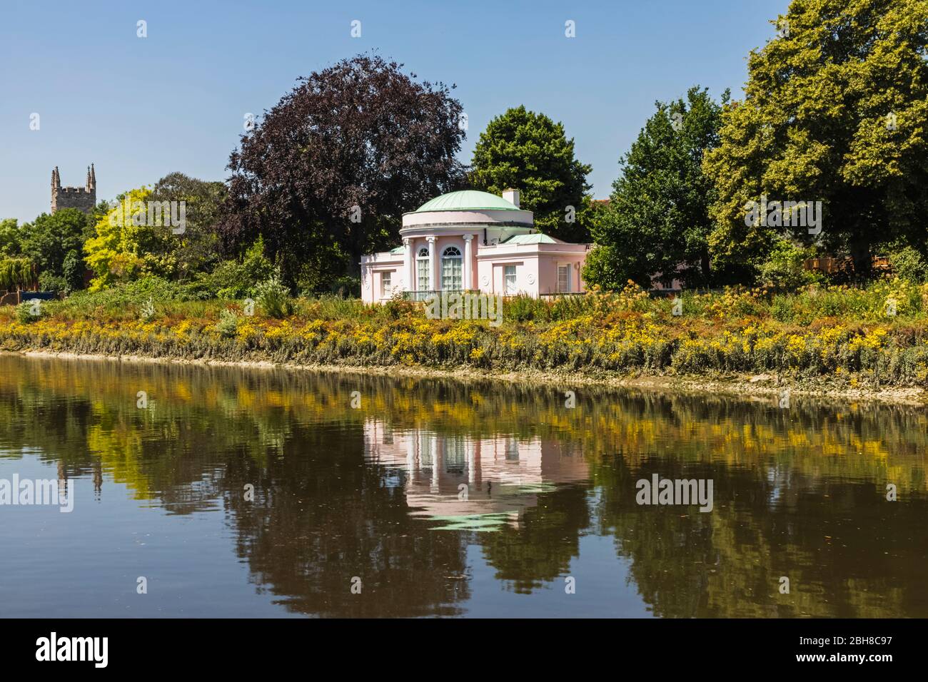 Thames riverfront and syon park hi-res stock photography and images - Alamy