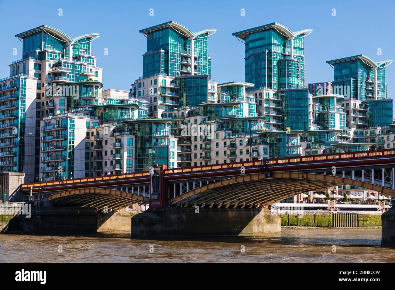 Vauxhall bridge and st george wharf residential riverside apartment ...