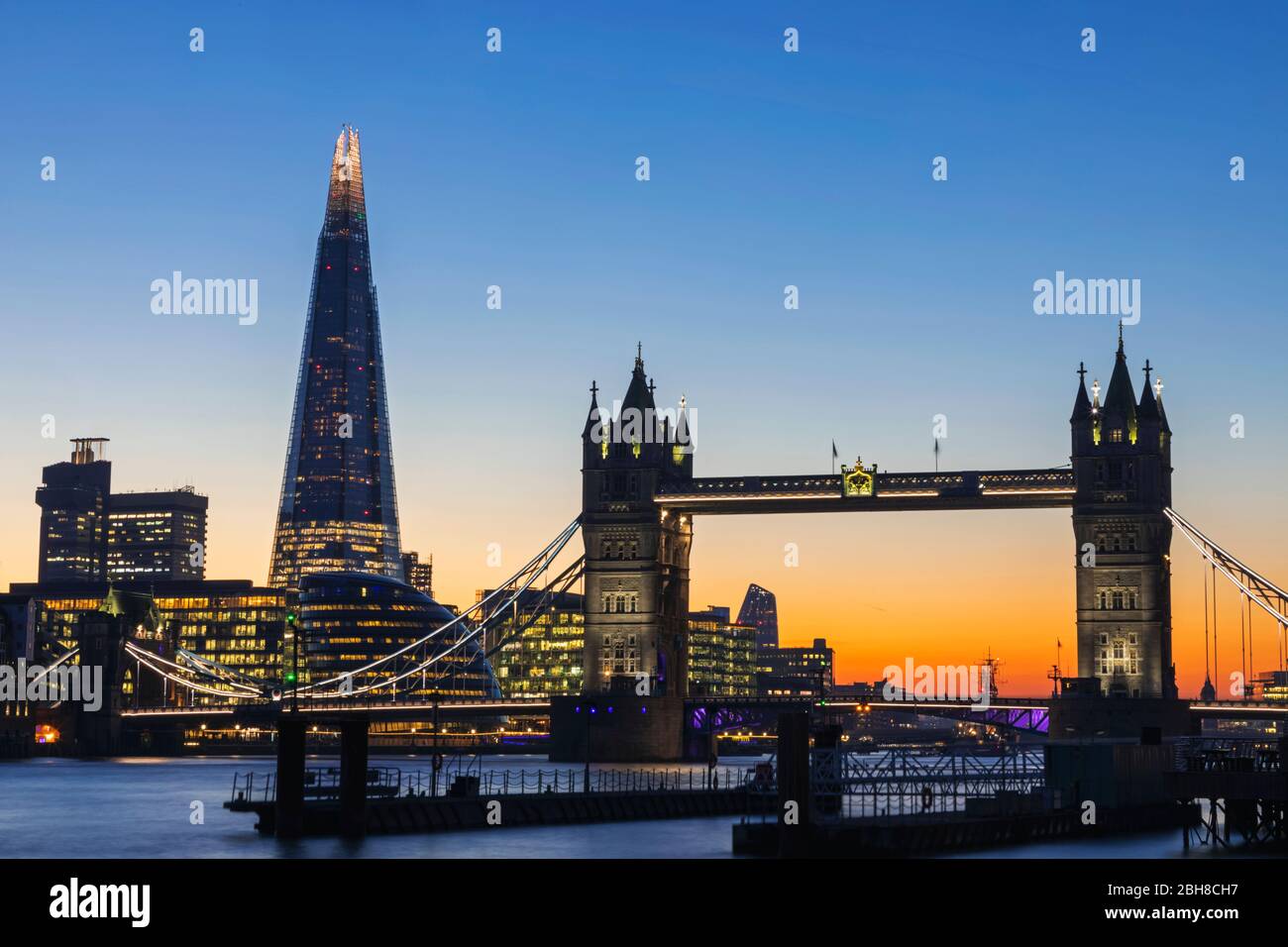 London bridges sunset hi-res stock photography and images - Alamy