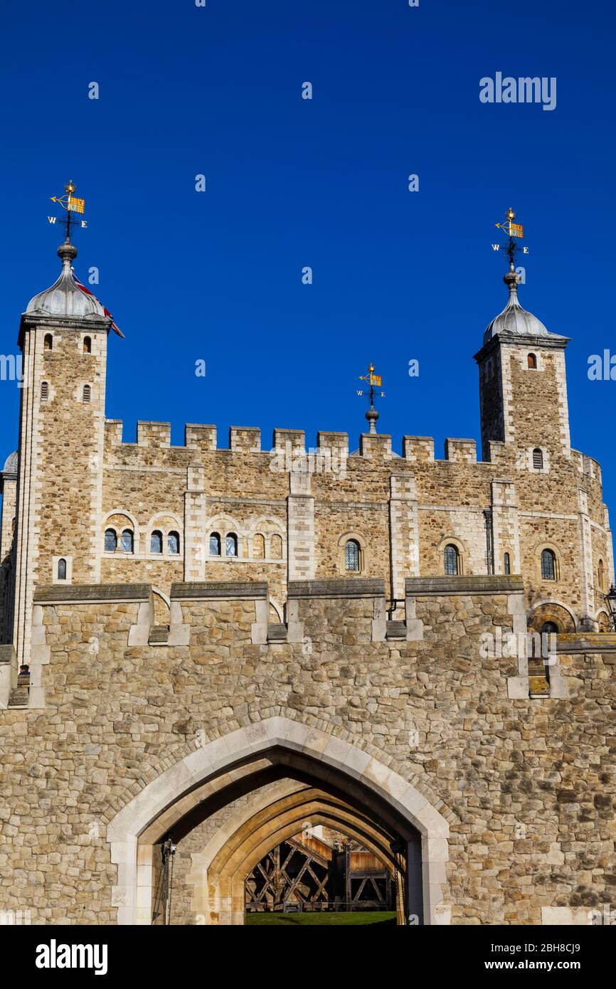 White tower hi-res stock photography and images - Alamy