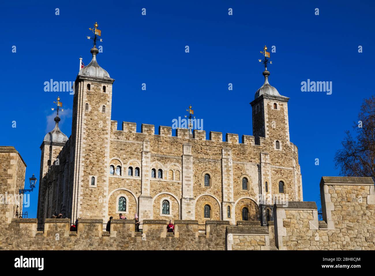 White tower hi-res stock photography and images - Alamy