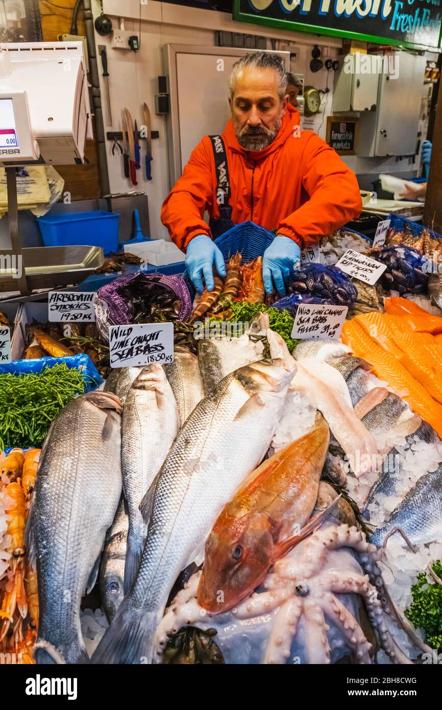 Fish stall hi-res stock photography and images - Alamy