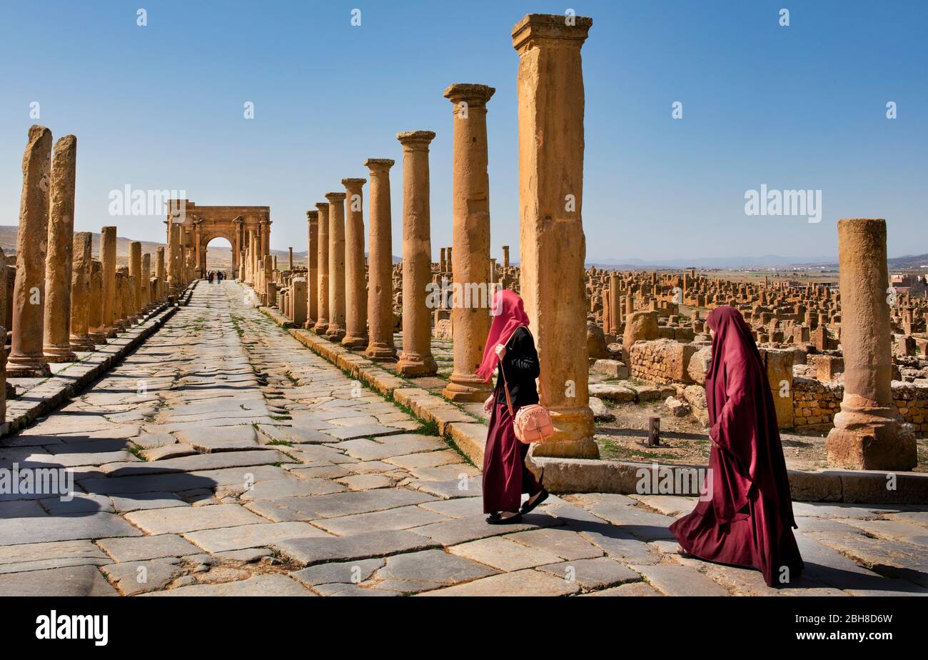Roman arch timgad hi-res stock photography and images - Alamy