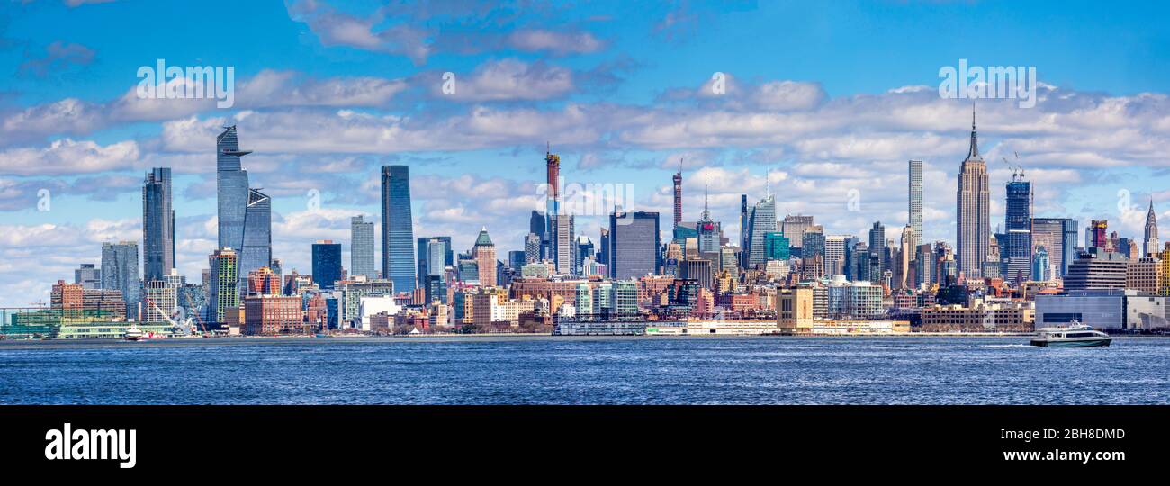 USA, New York City, Manhattan, Midtown Mahattan Skyline Panorama Stock ...