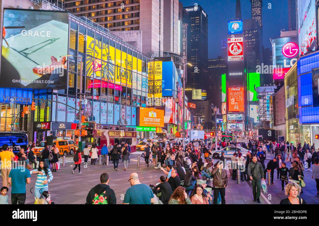 Manhattan times square hi-res stock photography and images - Alamy