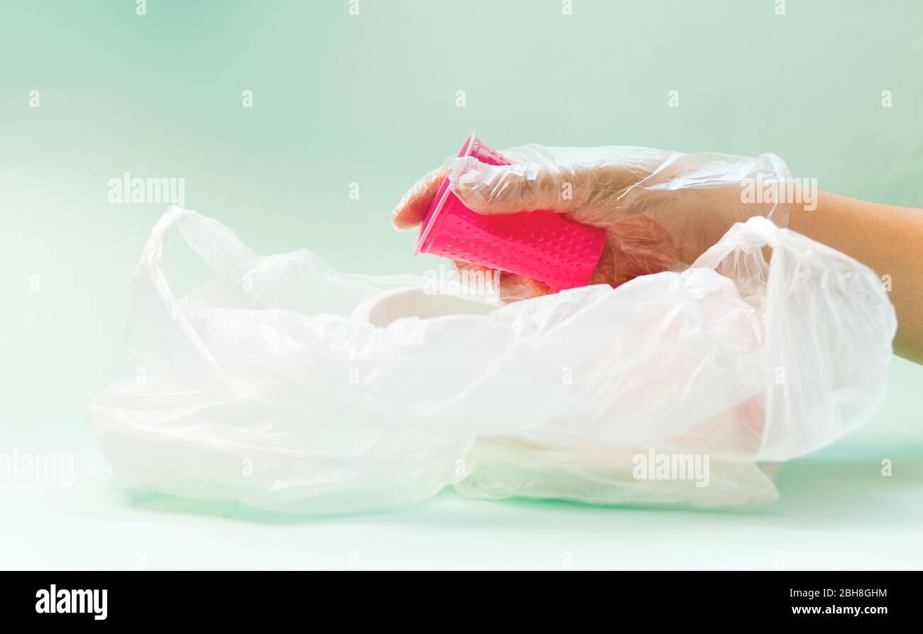 Pink tablets glass water hi-res stock photography and images - Alamy