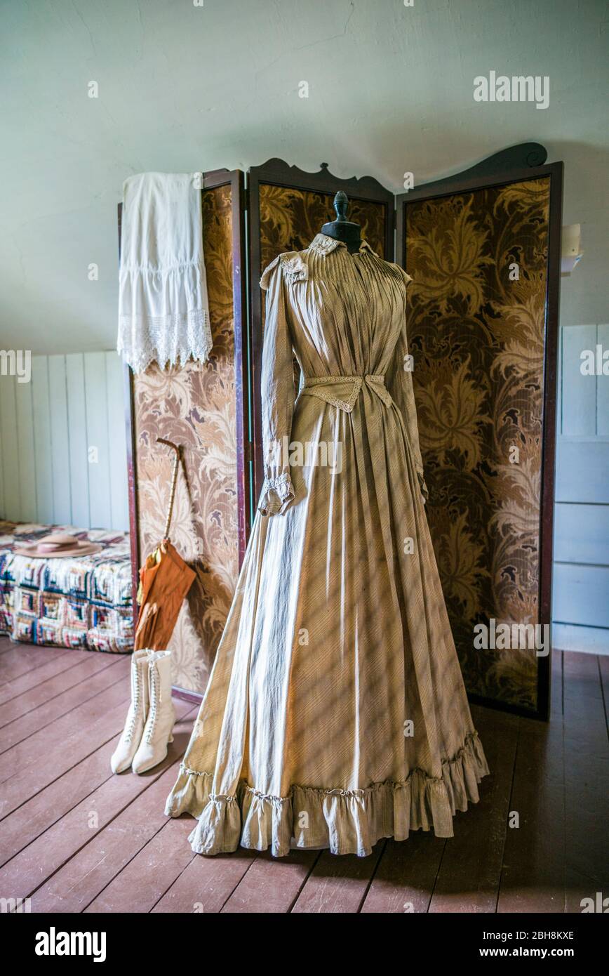 19th century dress hi-res stock photography and images - Alamy